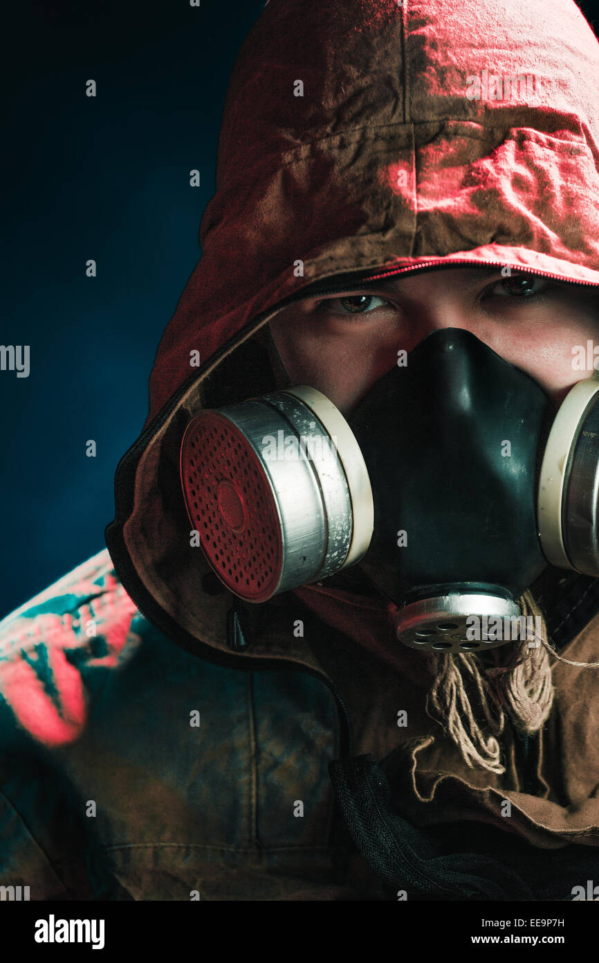 Man in gas mask hi-res stock photography and images - Alamy