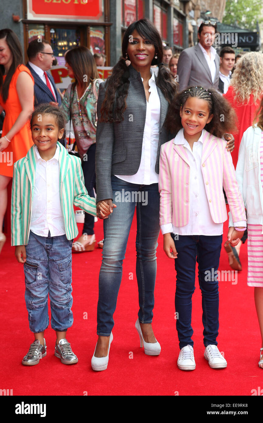 Sinitta posed hi-res stock photography and images - Alamy