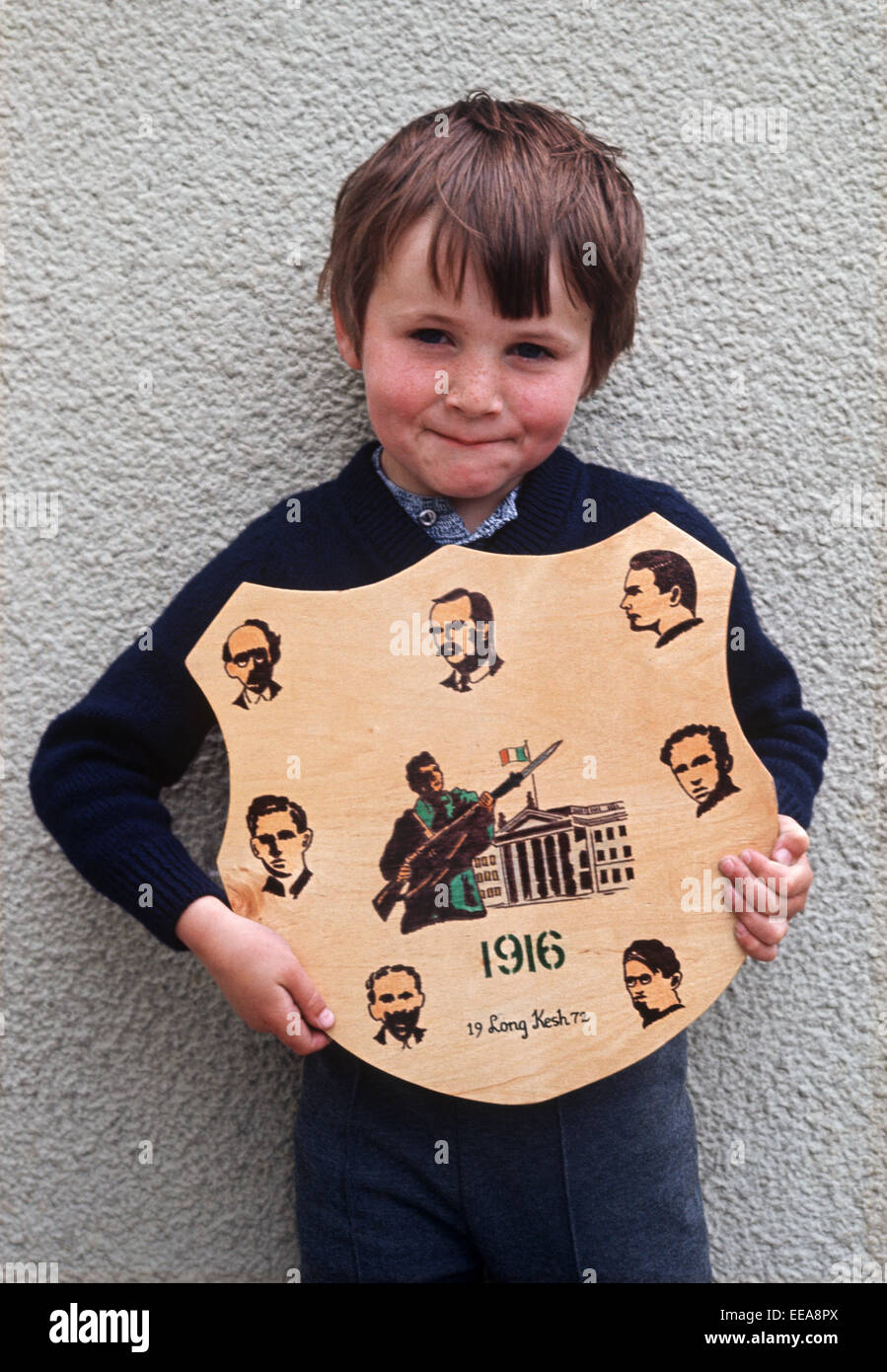 INTERNMENT ART, LONG KESH, NORTHERN IRELAND - JUNE 1972. Shield ...