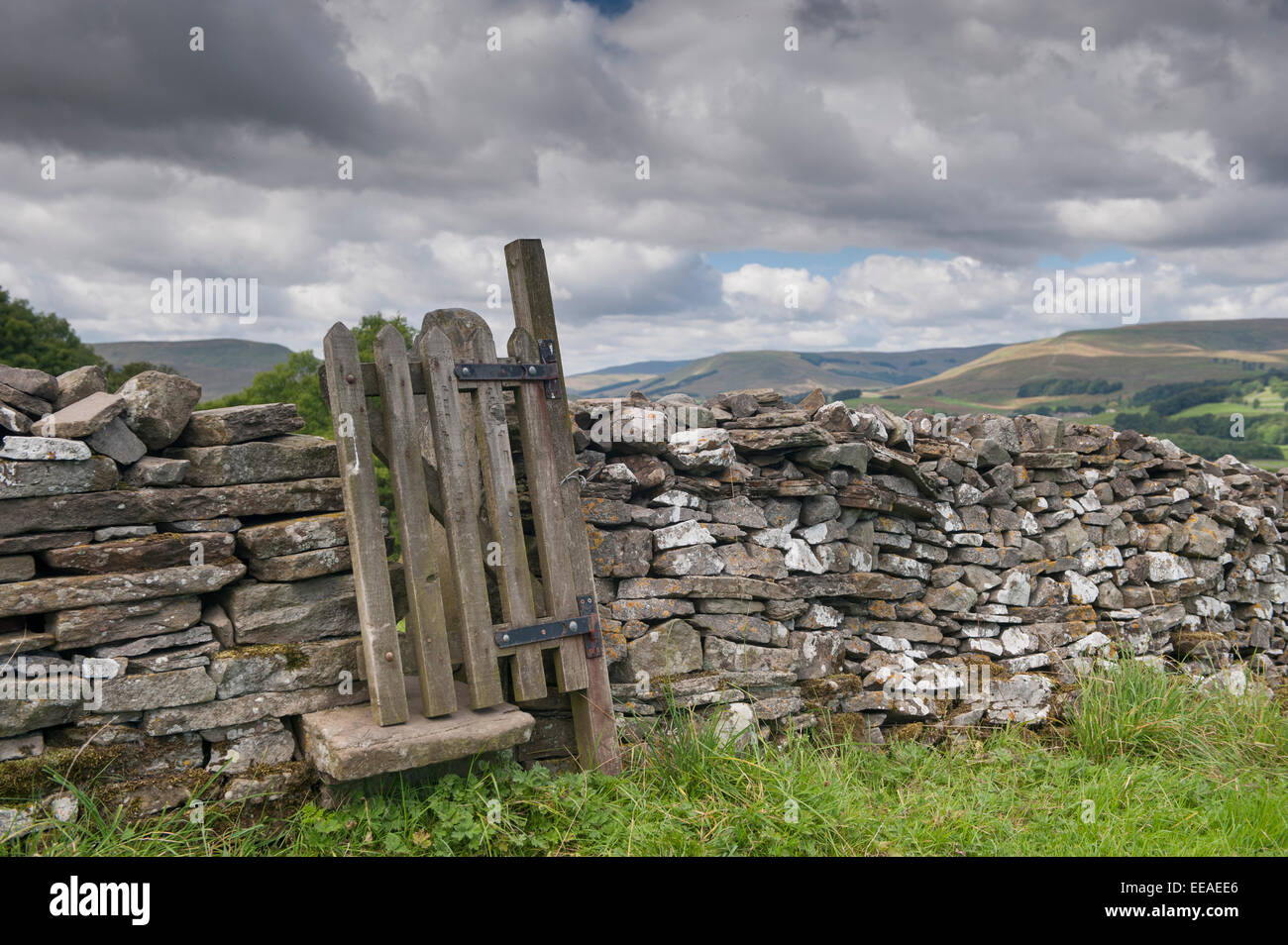 Public footpath with style hi-res stock photography and images - Alamy