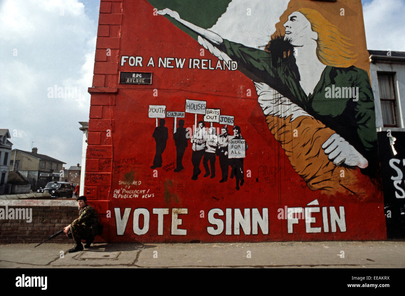 BELFAST, NORTHERN IRELAND - OCTOBER 1982. British Army Soldier on ...