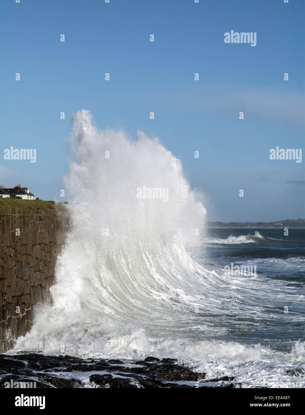 High winds big waves breaking hi-res stock photography and images - Alamy