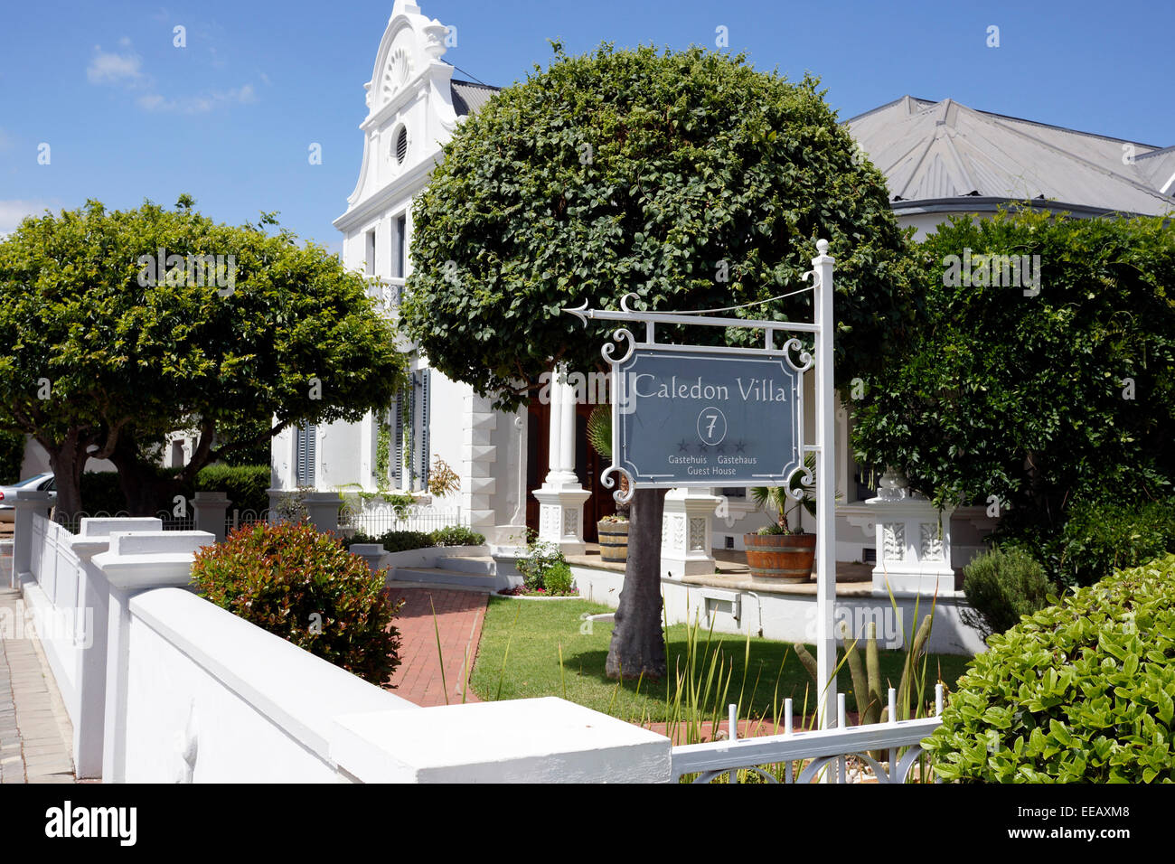 Caledon Villa is a Edwardian-style guest house in Neetling Street ...