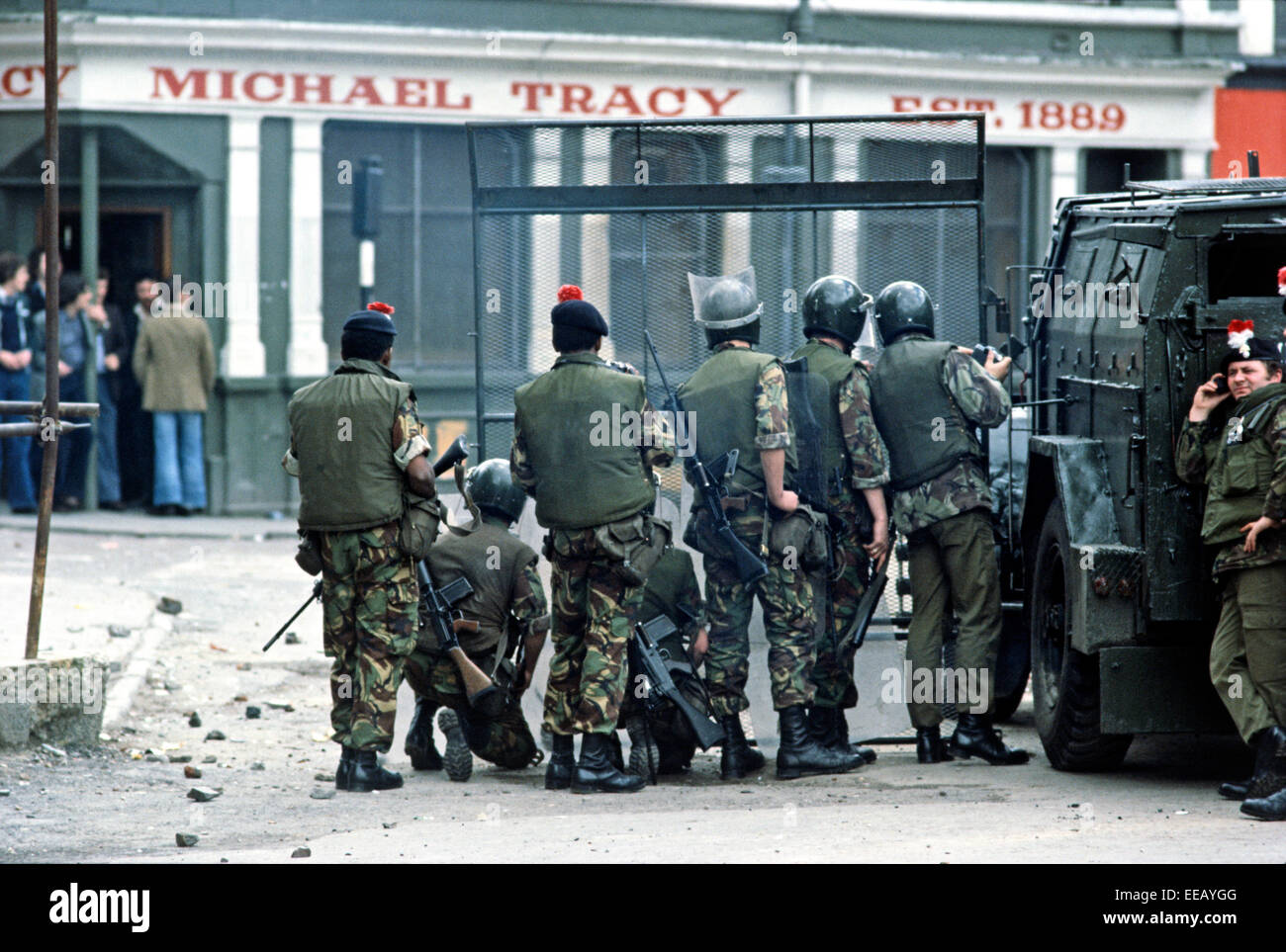 LONDONDERRY, DERRY, NORTHERN IRELAND - AUGUST 1975. British Army ...