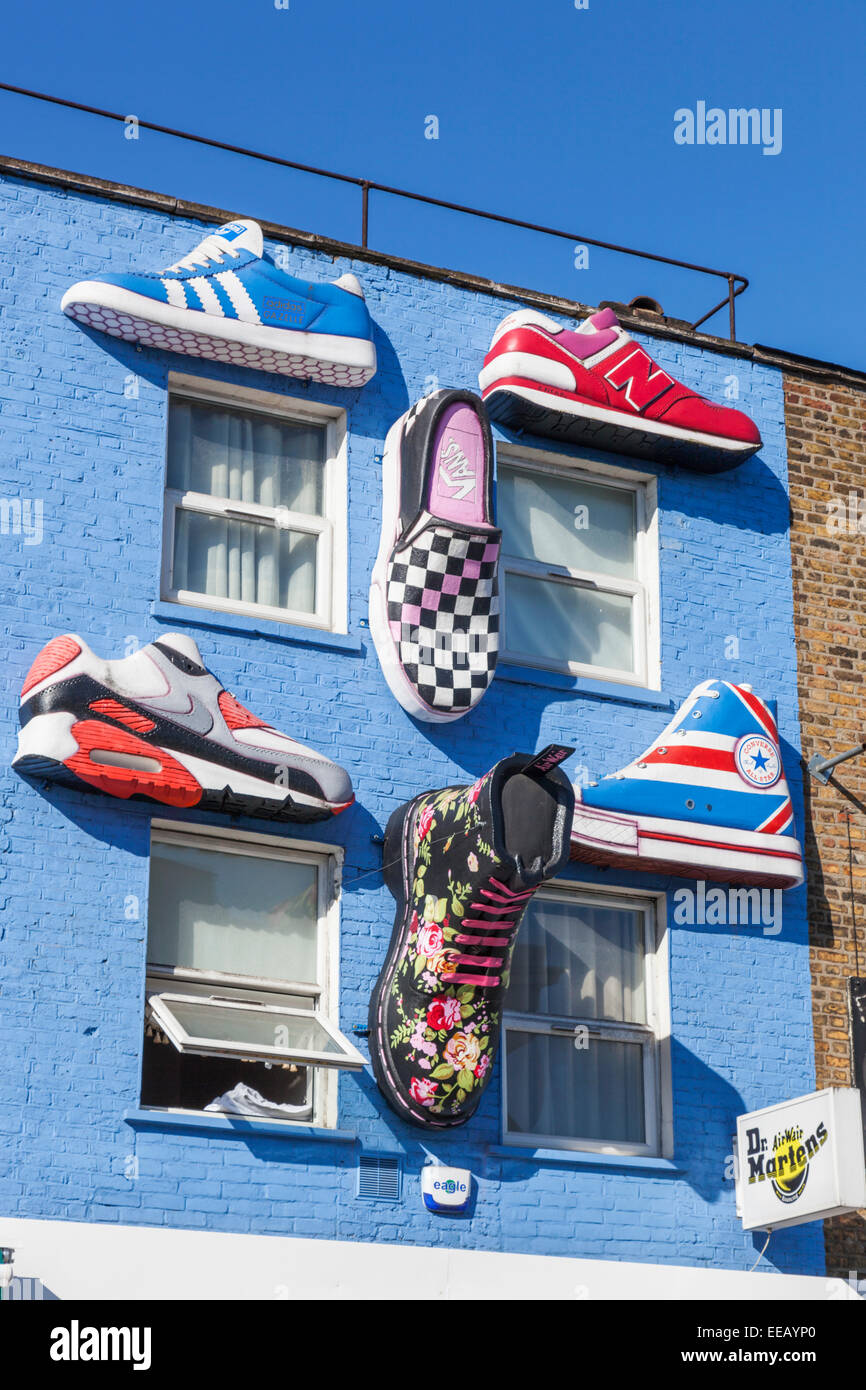 Brightly coloured shop fronts hi-res stock photography and images - Alamy