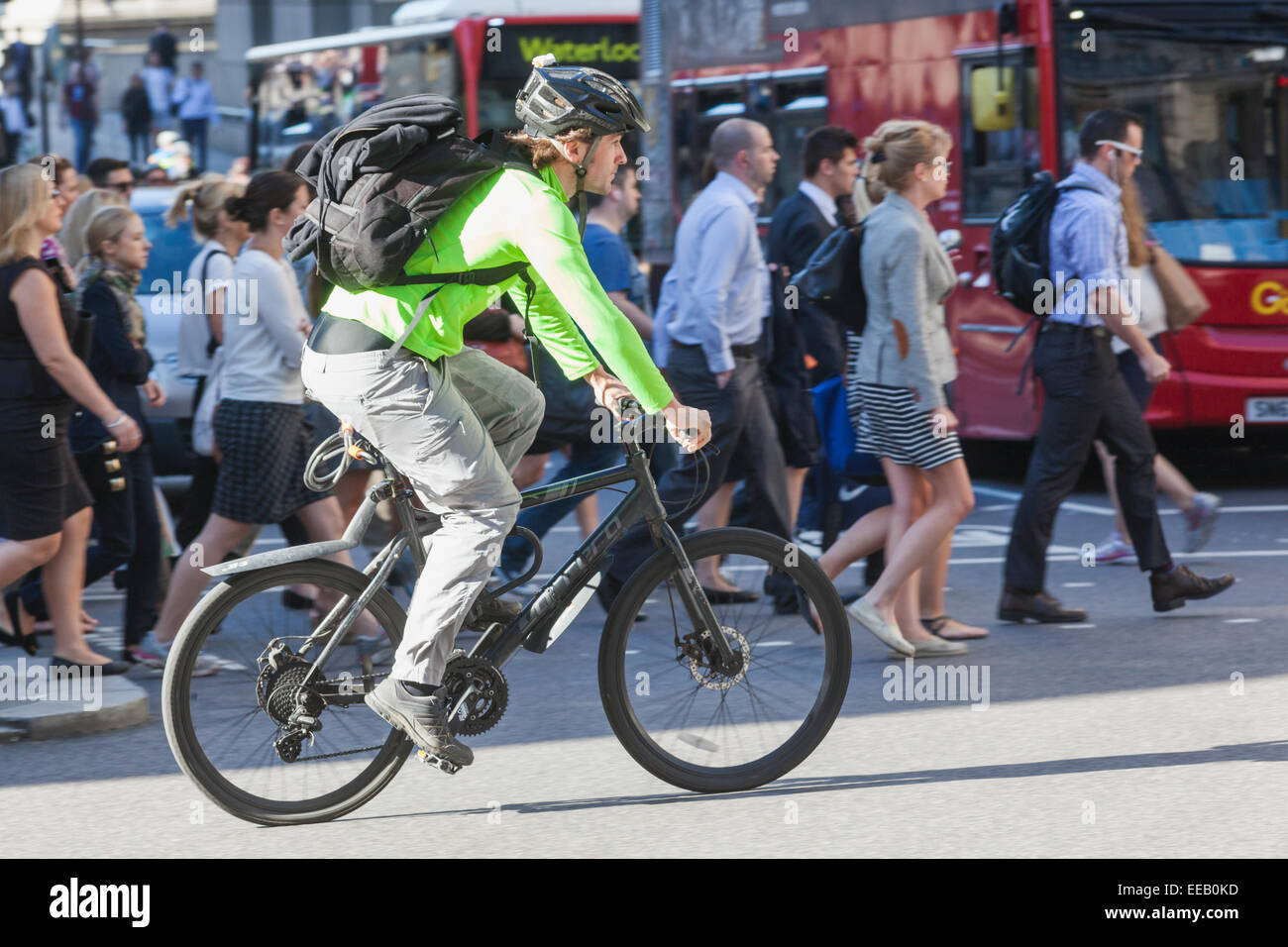 Busy road london cyclist hi-res stock photography and images - Alamy