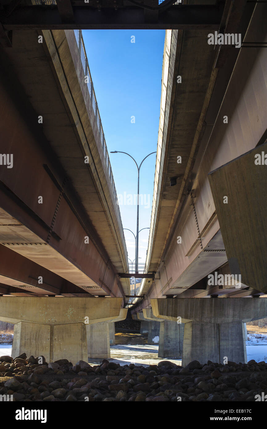 Bridge abutment hi-res stock photography and images - Alamy