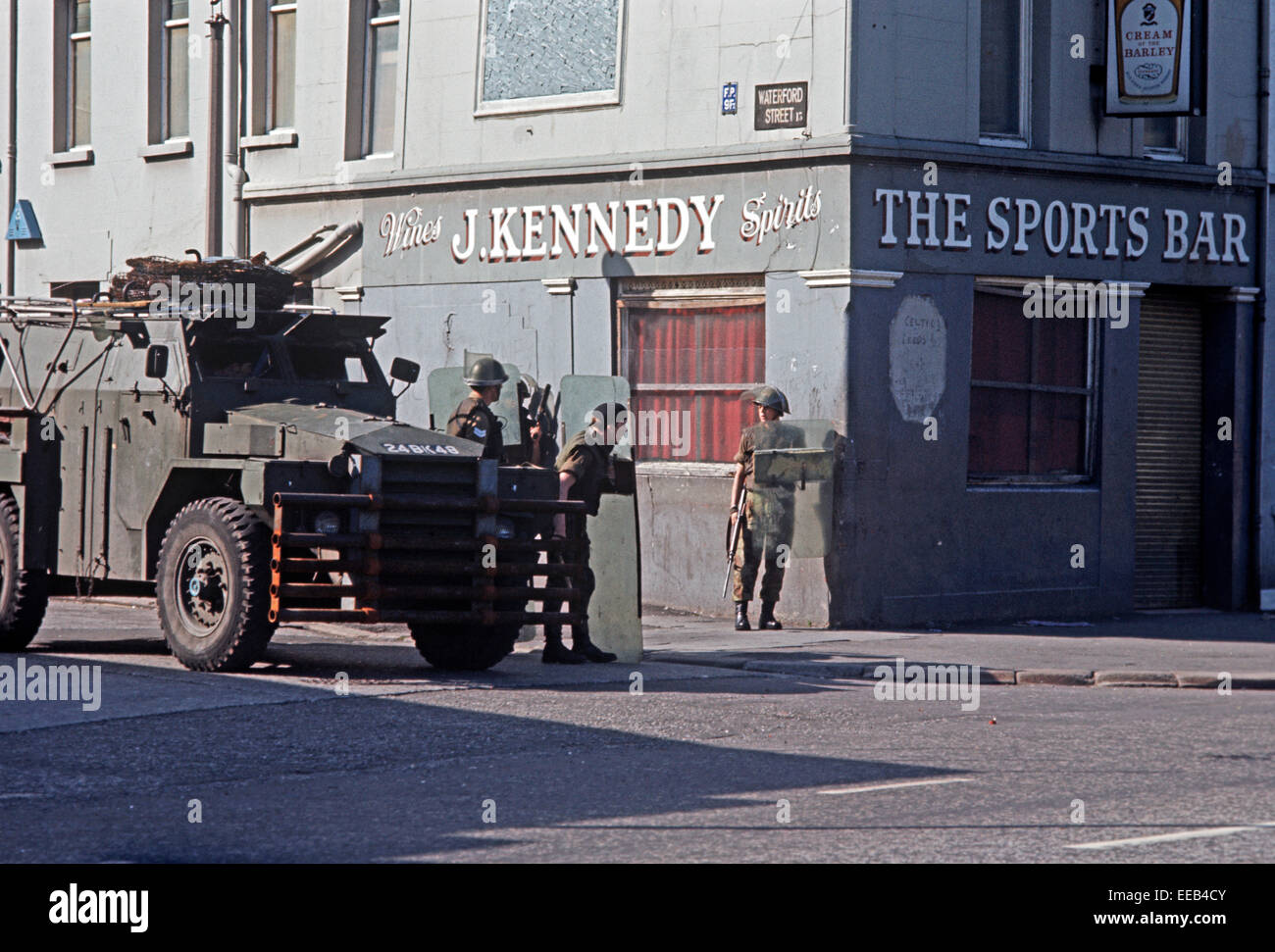BELFAST, NORTHERN IRELAND - OCTOBER 1972. British Army Troops on ...
