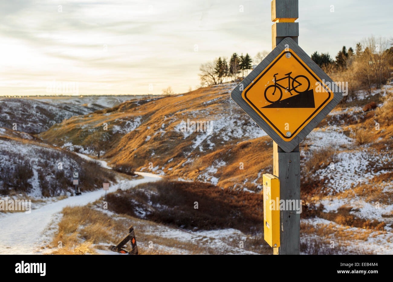 Bicycle path sign hi-res stock photography and images - Alamy