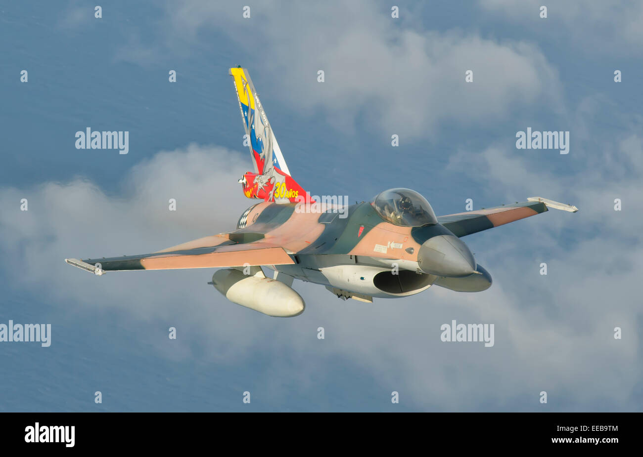 Venezuelan Air Force F-16 in flight over Brazil Stock Photo - Alamy