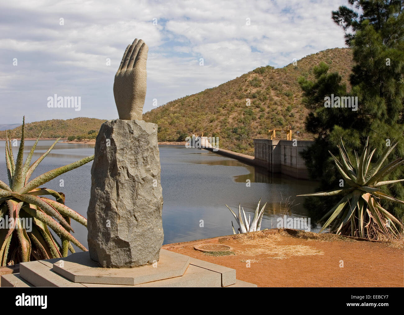 Gravity and arch type dam hi-res stock photography and images - Alamy