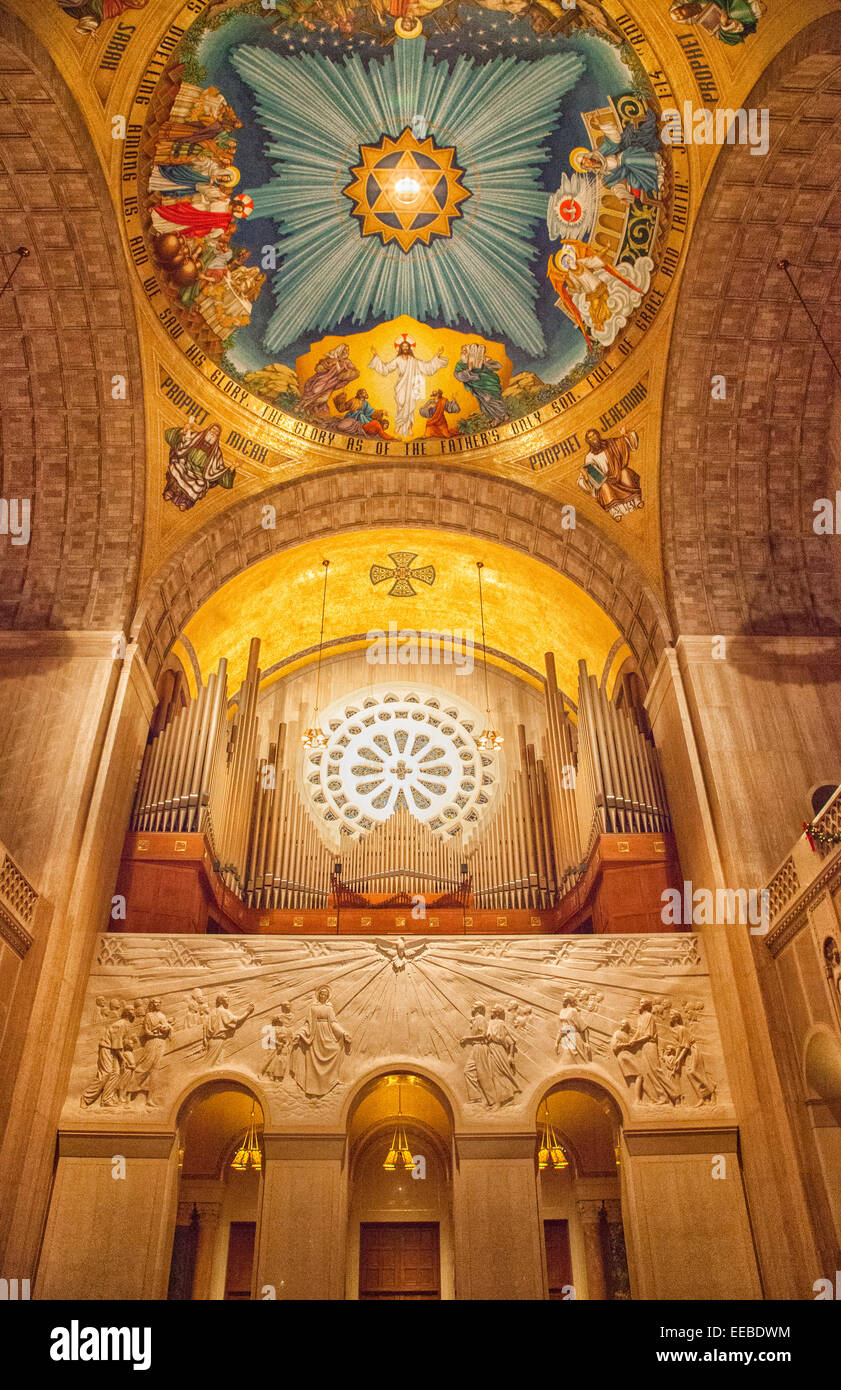 Interior architecture of The Basilica of the National Shrine of the ...