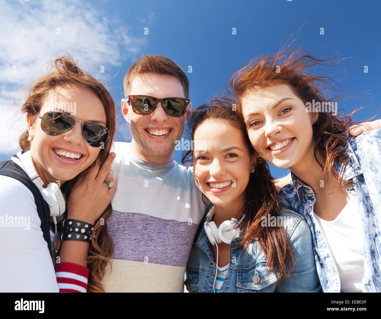 group of teenagers outside Stock Photo - Alamy