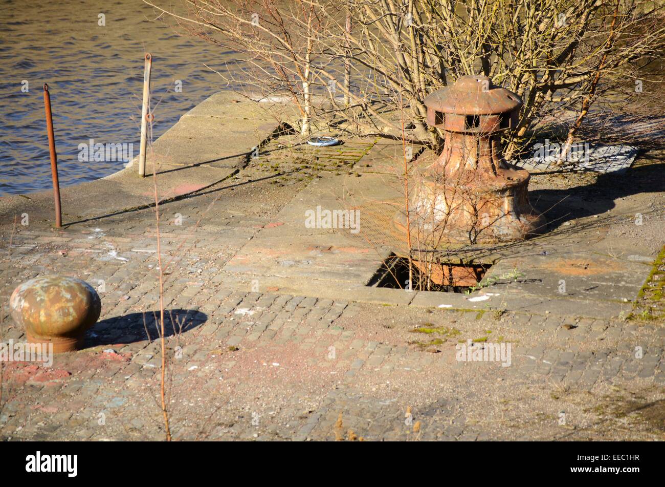 Capstan at Govan Graving Docks in Glasgow, Scotland Stock Photo - Alamy
