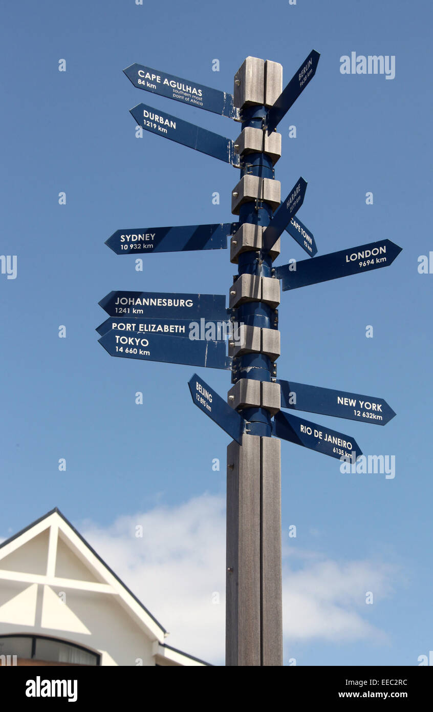 World cities distance sign hi-res stock photography and images - Alamy