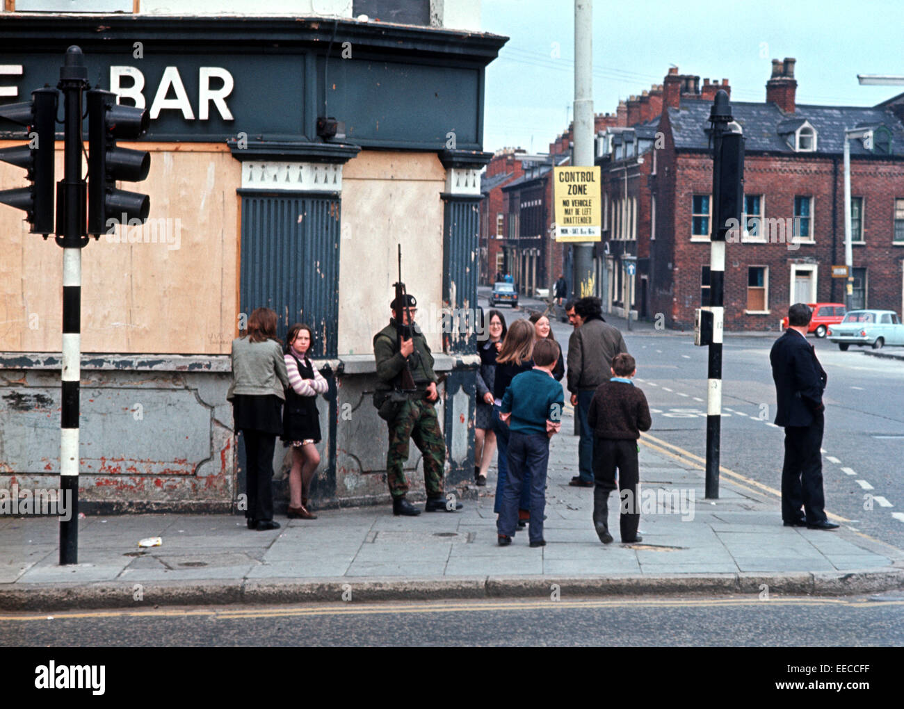 BELFAST, NORTHERN IRELAND - SEPTEMBER 1972. British army soldier ...