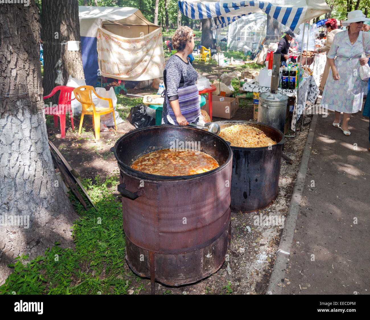 SAMARA, RUSSIA - JUNE 21, 2014: Cooking traditional food outdoors in ...