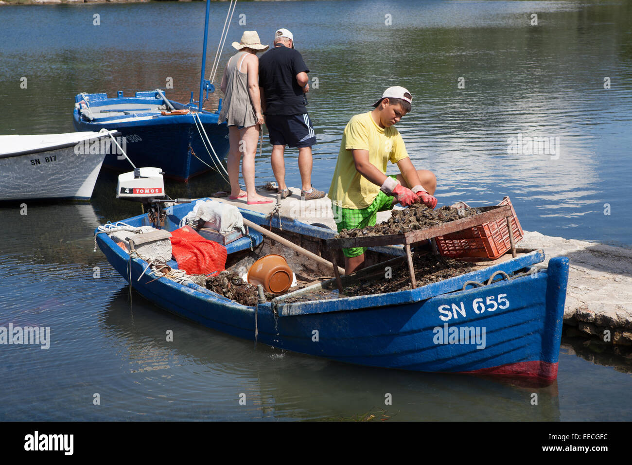 Mussel fisherman hi-res stock photography and images - Alamy