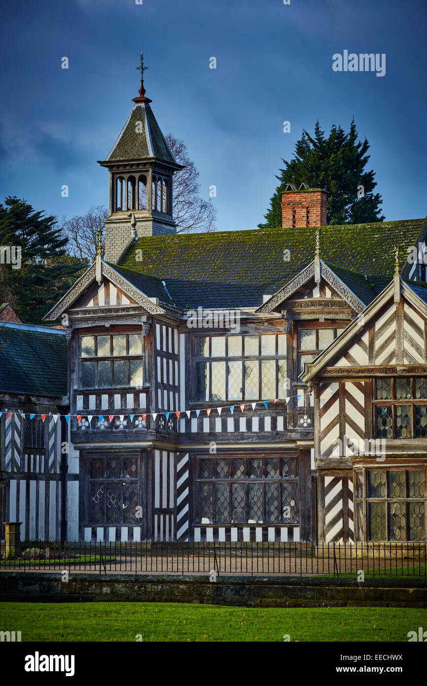Tatton old hall cheshire hi-res stock photography and images - Alamy