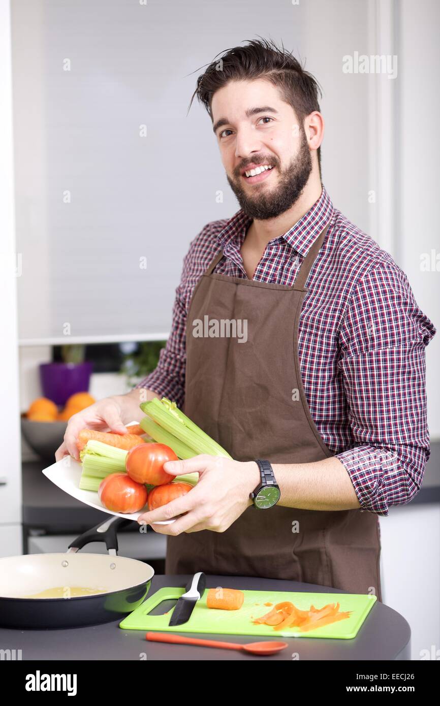 Man cooking kitchen hi-res stock photography and images - Alamy
