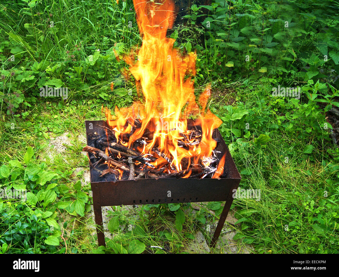 Garden grill hi-res stock photography and images - Alamy