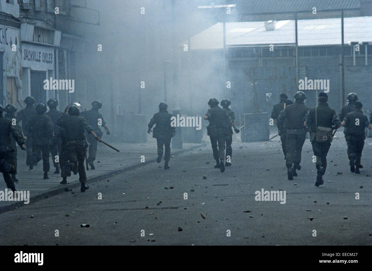 LONDONDERRY, DERRY, UNITED KINGDOM - AUGUST 1975. British Army ...
