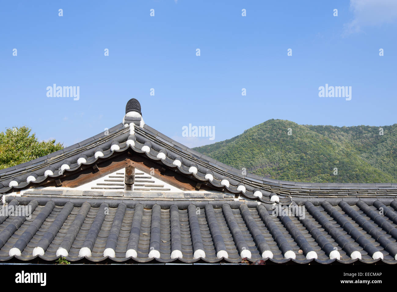 Korean roof tile hi-res stock photography and images - Alamy