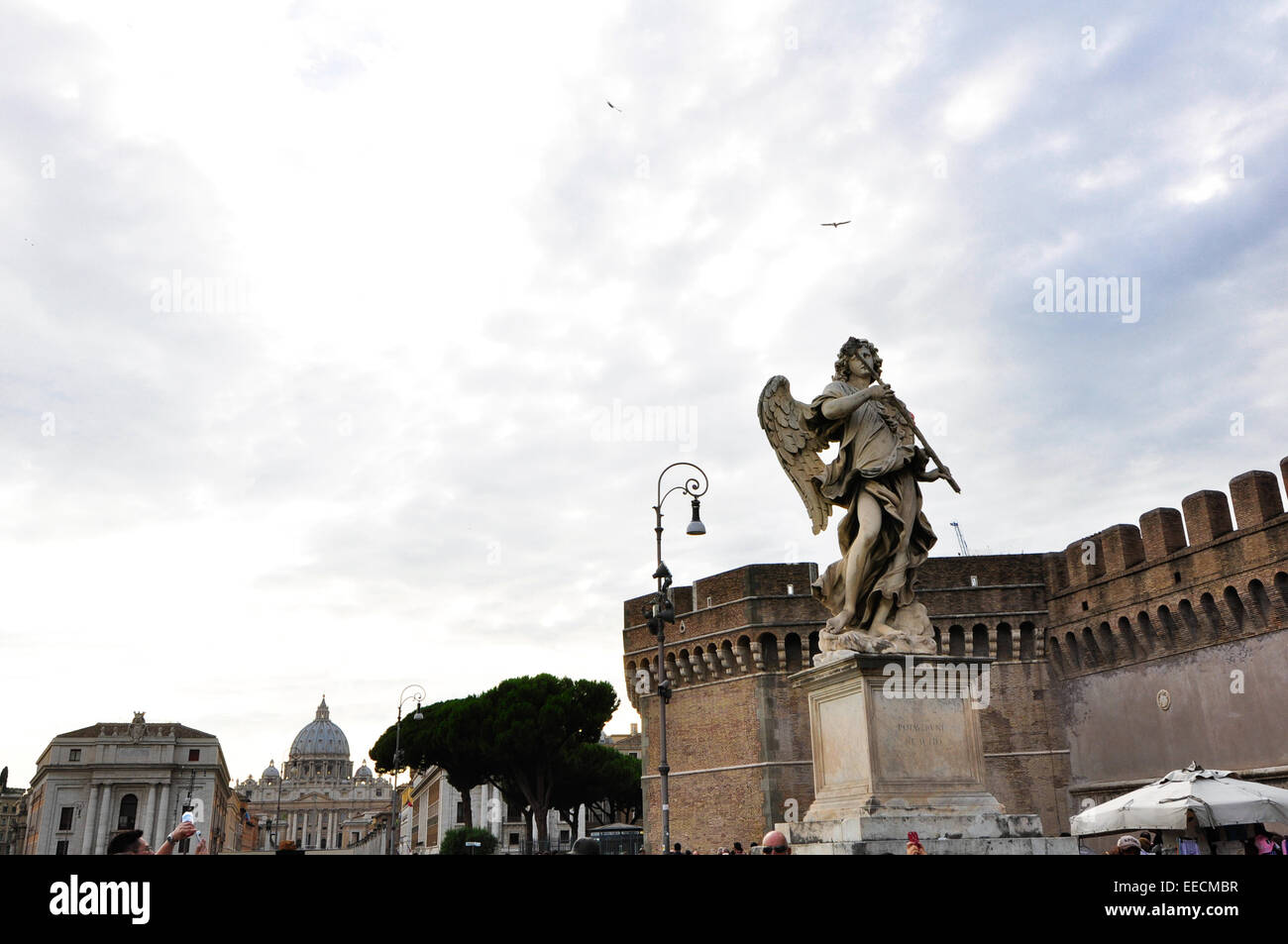 Angel statue view st hi-res stock photography and images - Alamy
