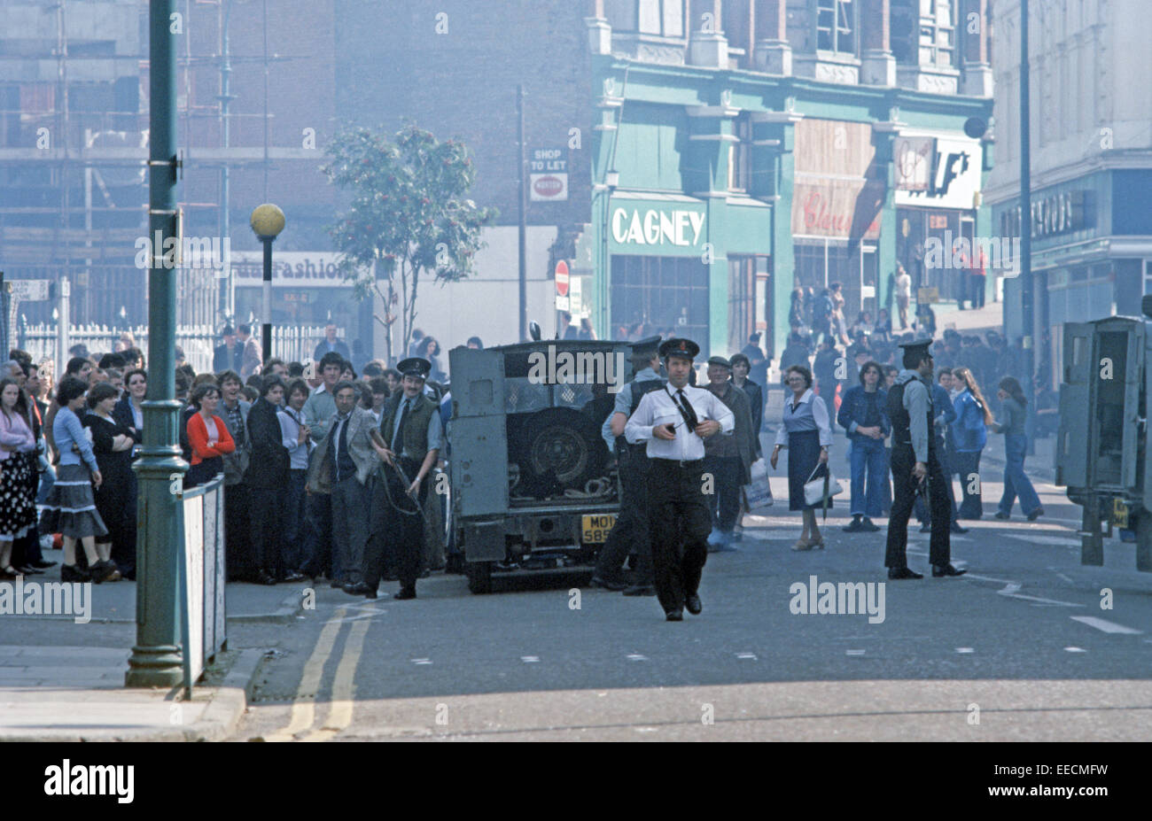 LONDONDERRY, DERRY, UNITED KINGDOM - AUGUST 1975. British Army ...