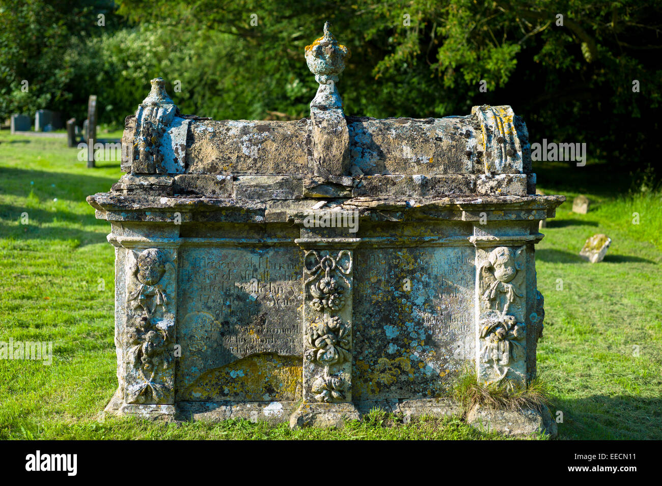 Ancient graveyard hi-res stock photography and images - Alamy