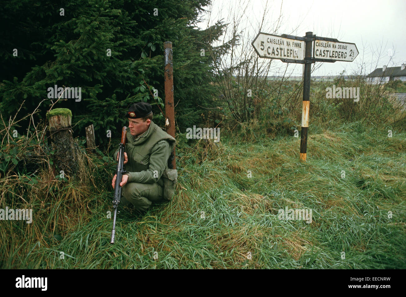 REPUBLIC OF IRELAND, COUNTY DONEGAL-NOVEMBER 1985. Irish Army on the ...