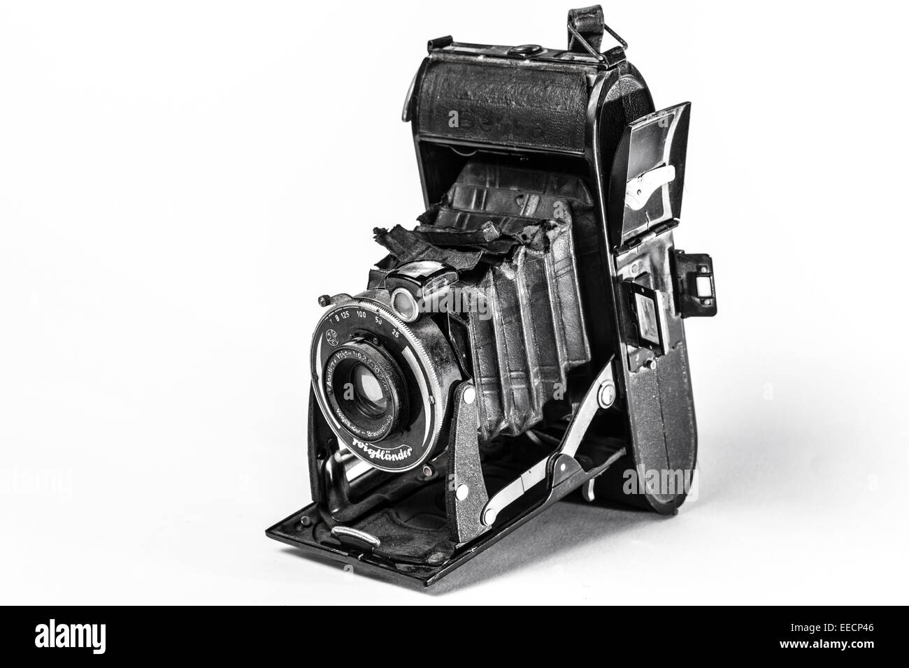 Old vintage medium format camera Stock Photo - Alamy