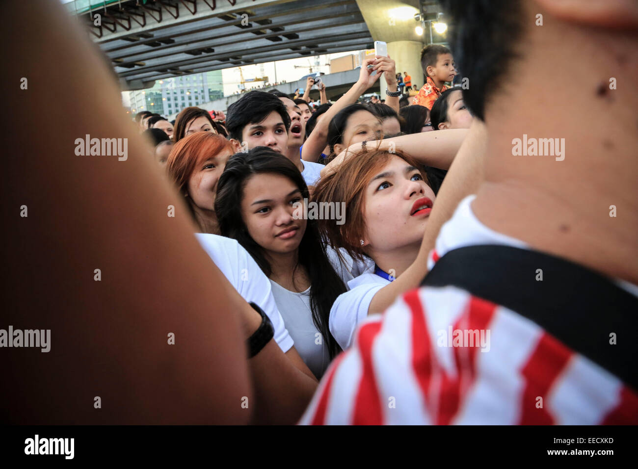 Manila, Philippines. 15th Jan, 2015. People wait at Manila airport to ...