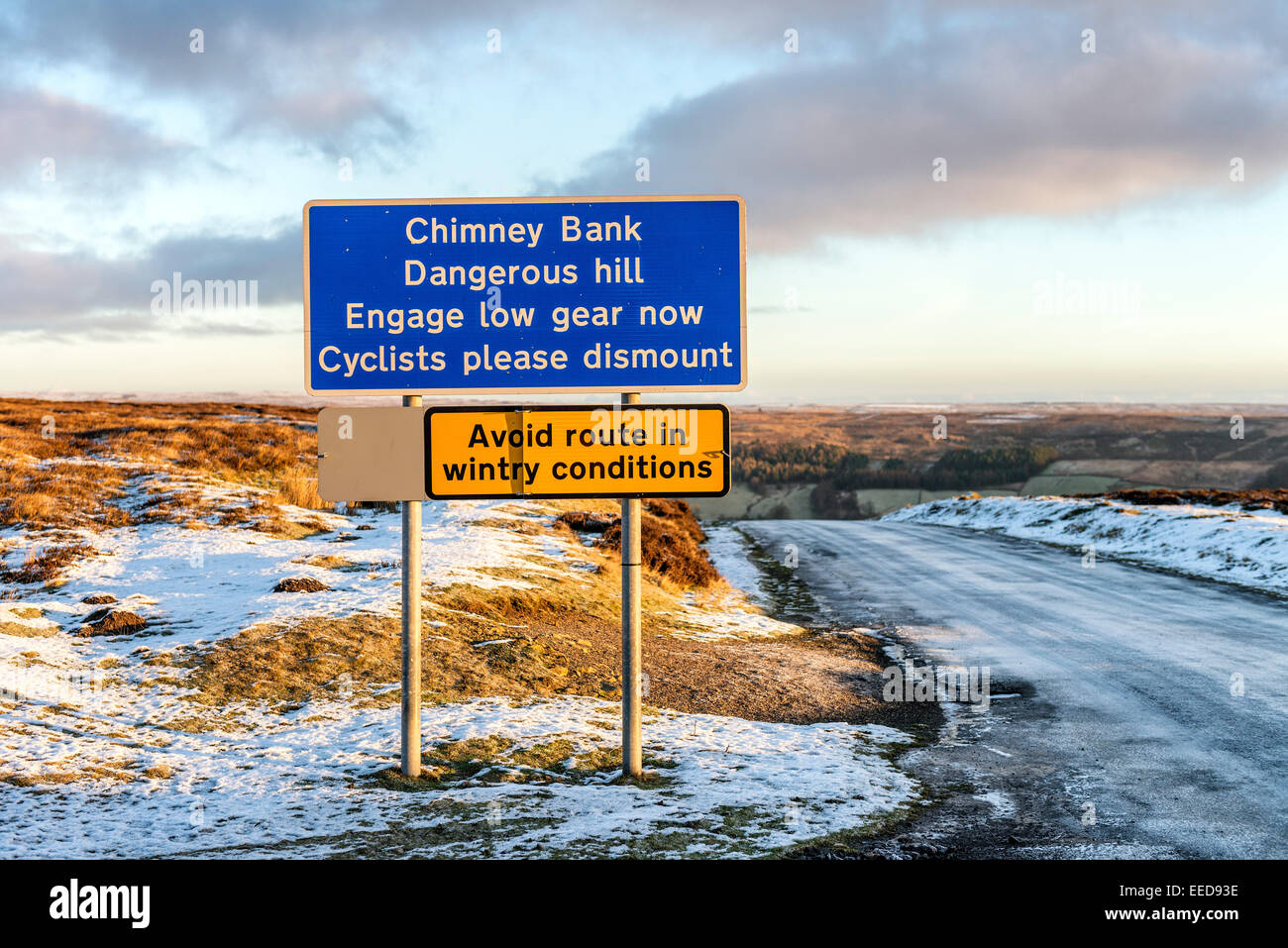 A sign warning motorists to avoid this route down Rosedale Chimney Bank ...