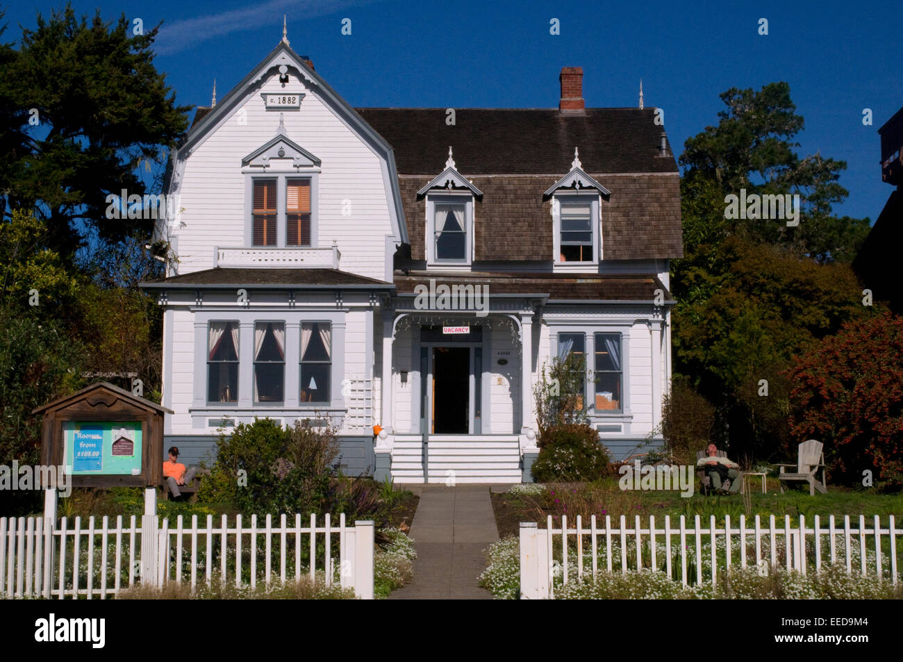 Elegant Californian coastal architecture wooden sea front structure ...