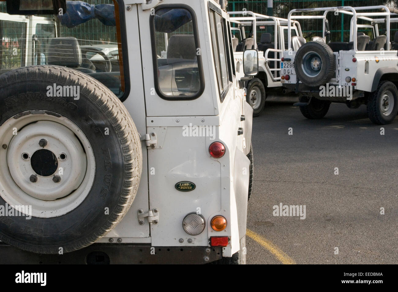 Land rover defenders hi-res stock photography and images - Alamy