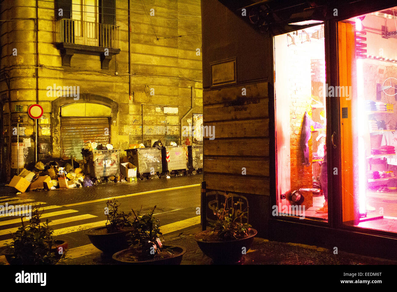 Rotting garbage hi-res stock photography and images - Alamy