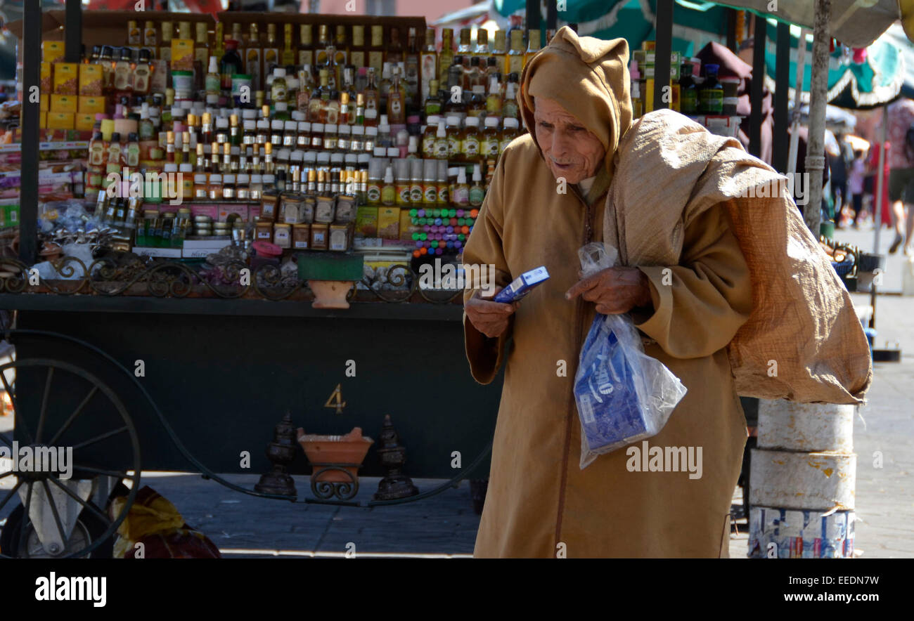 Traditional berber costume hi-res stock photography and images - Alamy