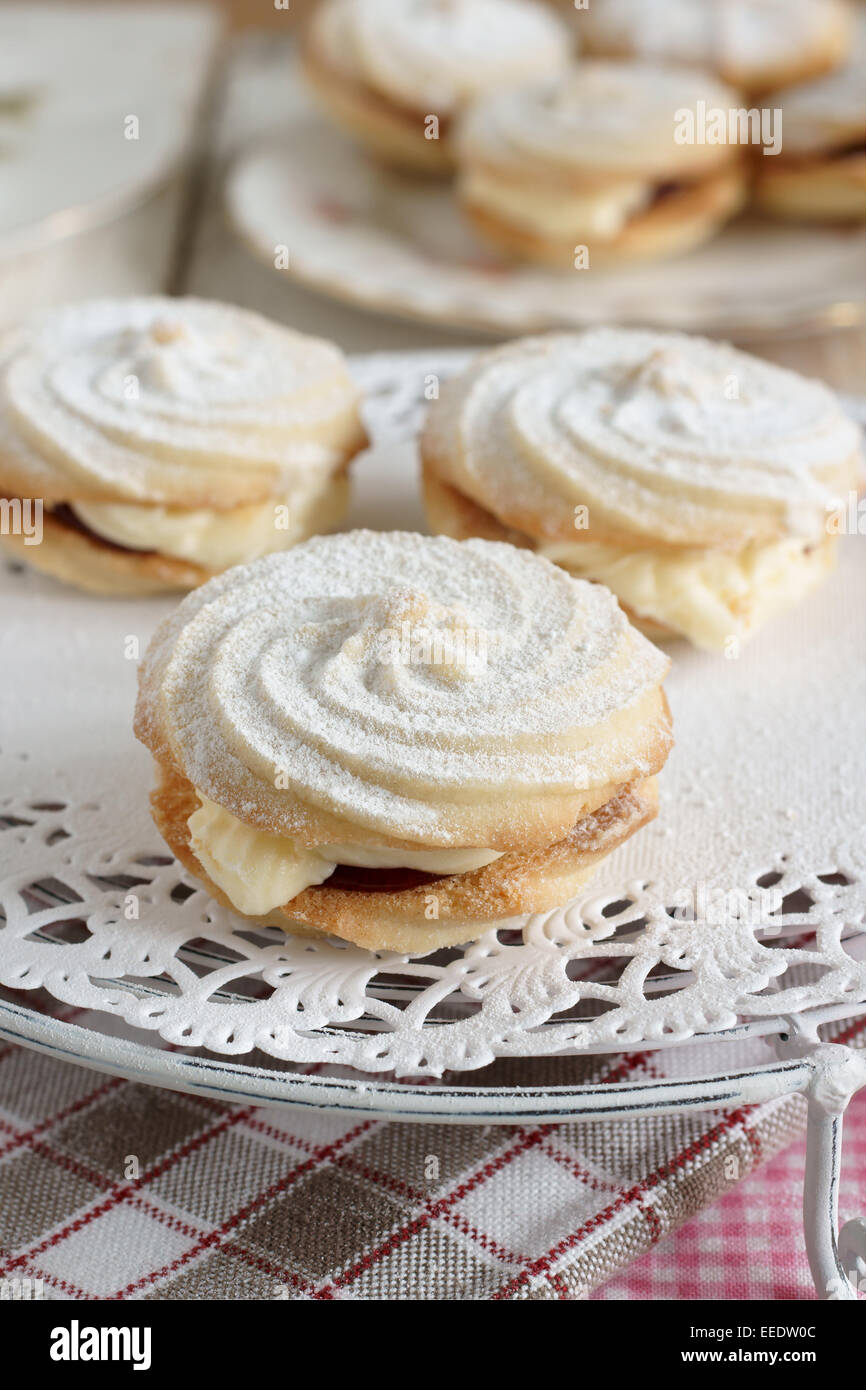 Viennese whirls cake hi-res stock photography and images - Alamy