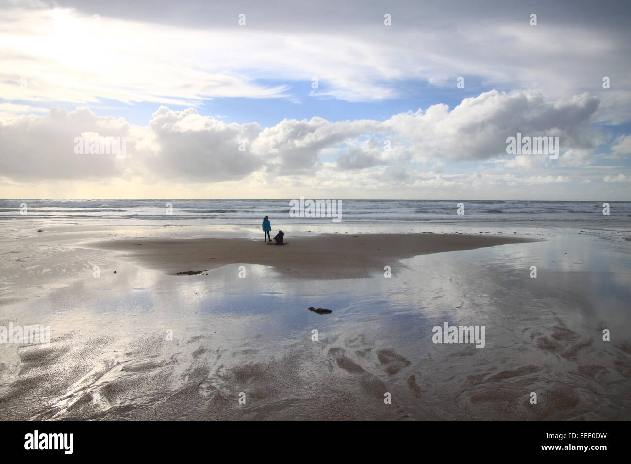 Reflection by the sea Stock Photo - Alamy
