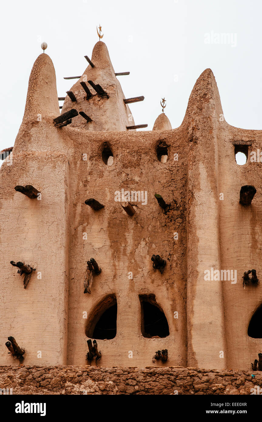 Detail of the great mosque of San made in adobe, Mali Stock Photo - Alamy