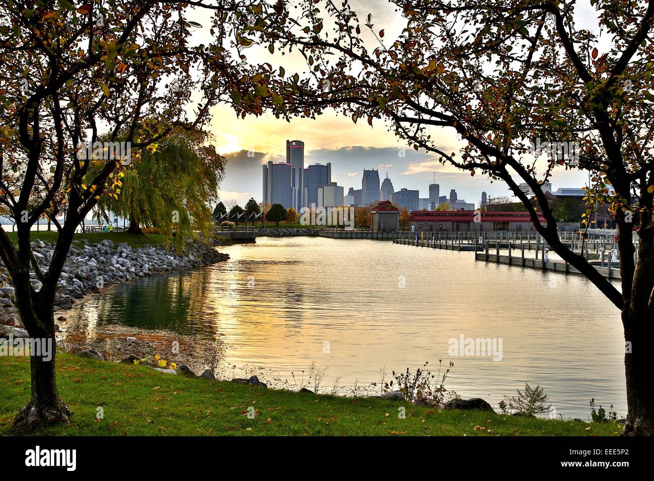 Sundown Riverfront Detroit, Michigan, USA. Oct. 27, 2014 Stock Photo ...