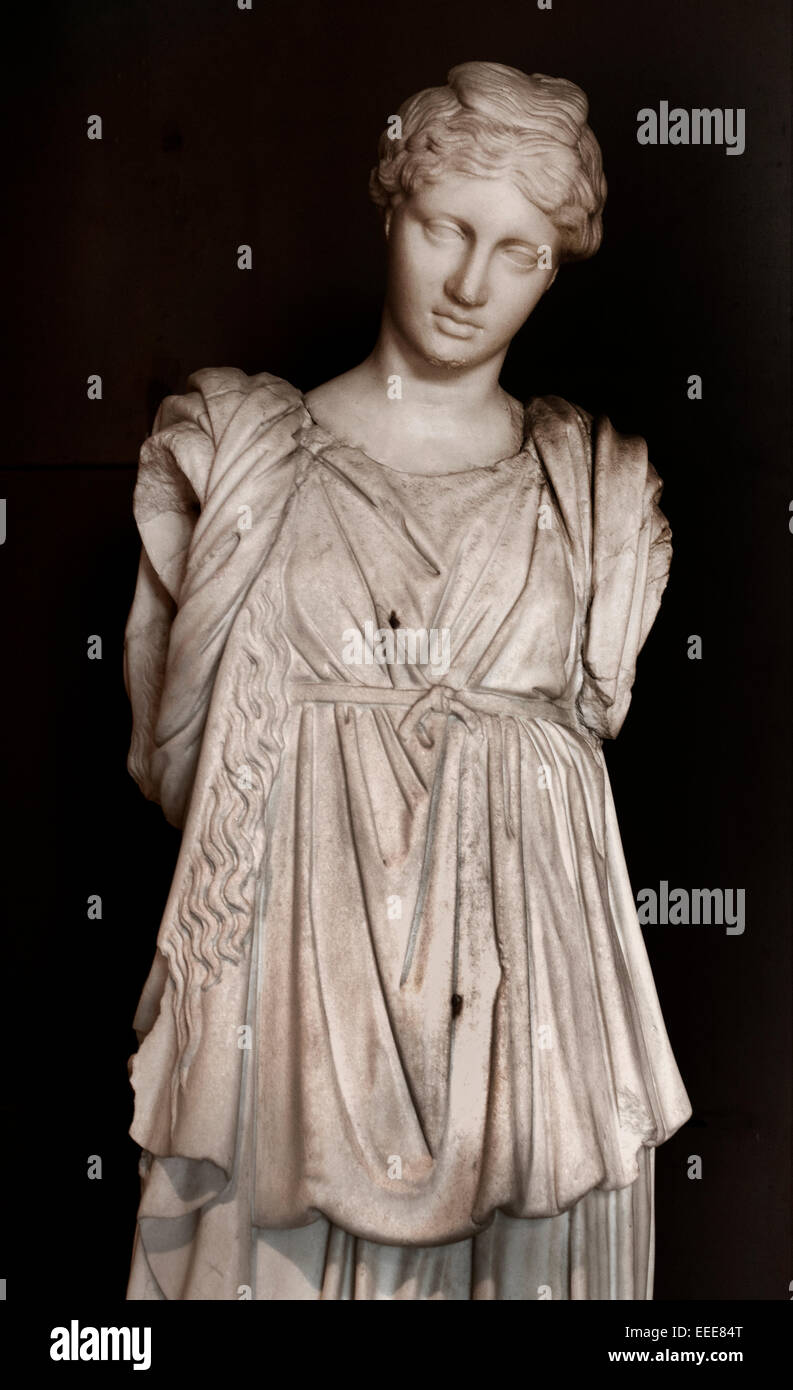 Ancient rome sculpture woman hi-res stock photography and images - Alamy