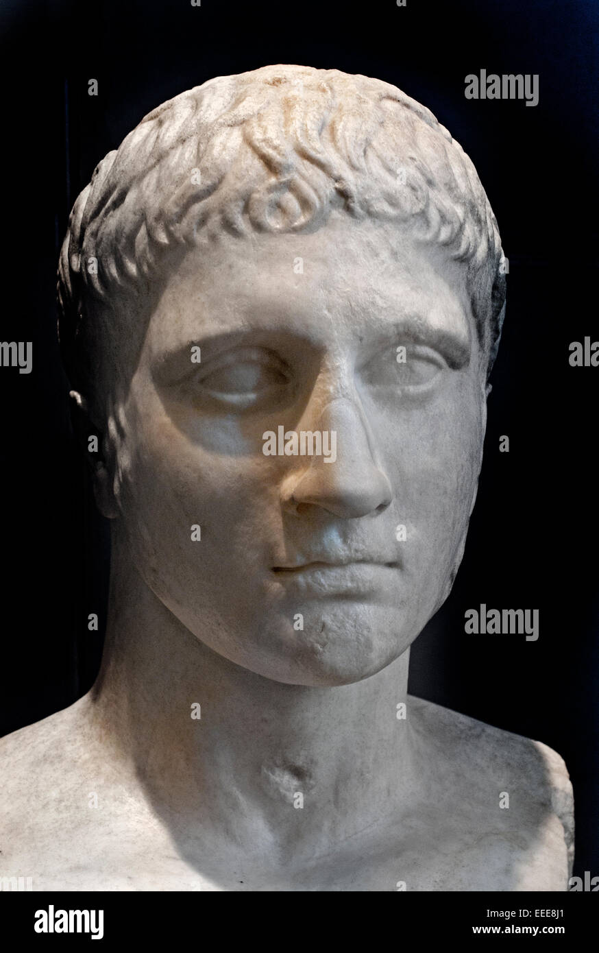 Greek athlete statue hi-res stock photography and images - Alamy