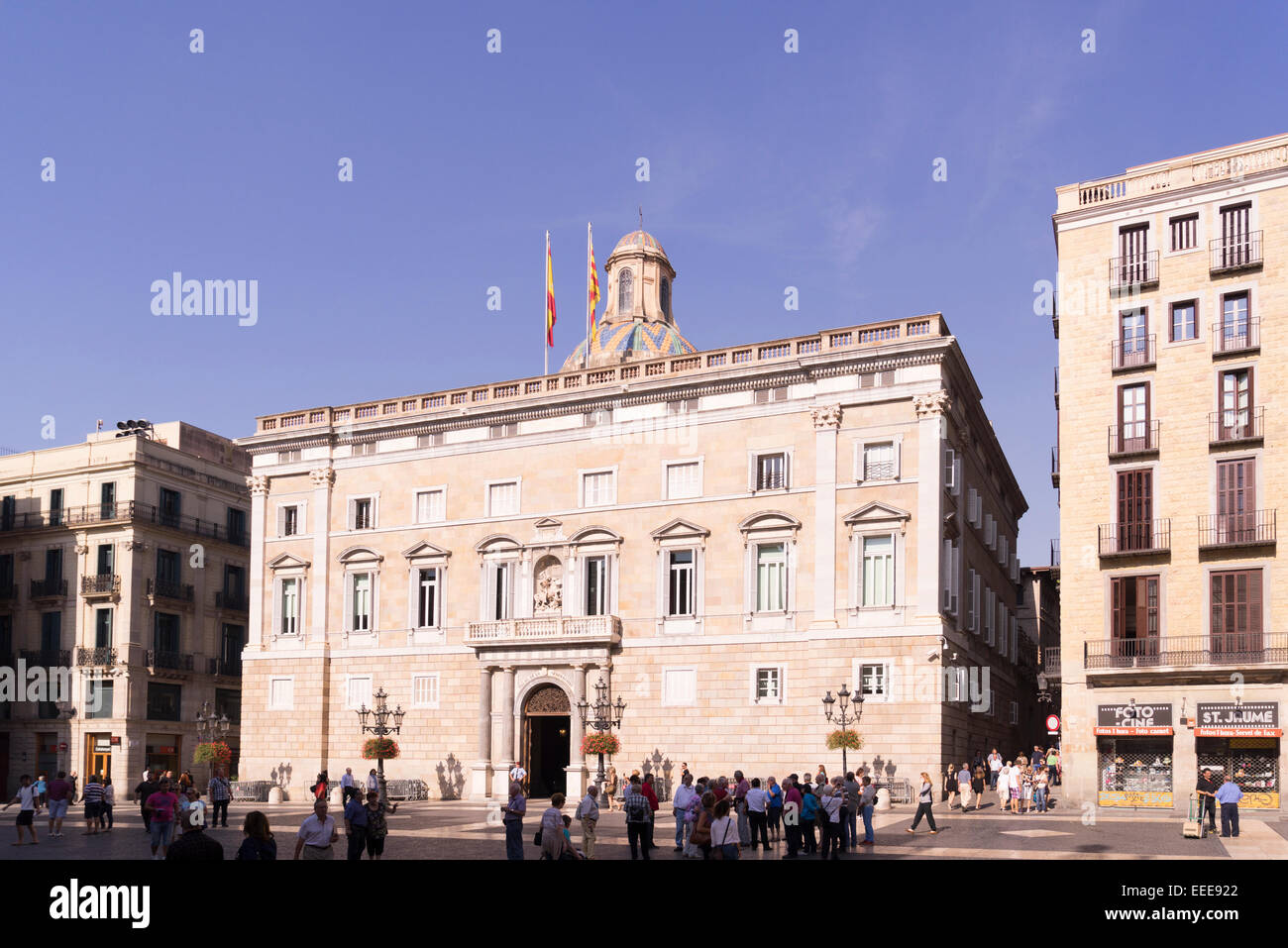 Plaça Jaume I in Barcelona: Catalonia Regional Government Building 4.10 ...