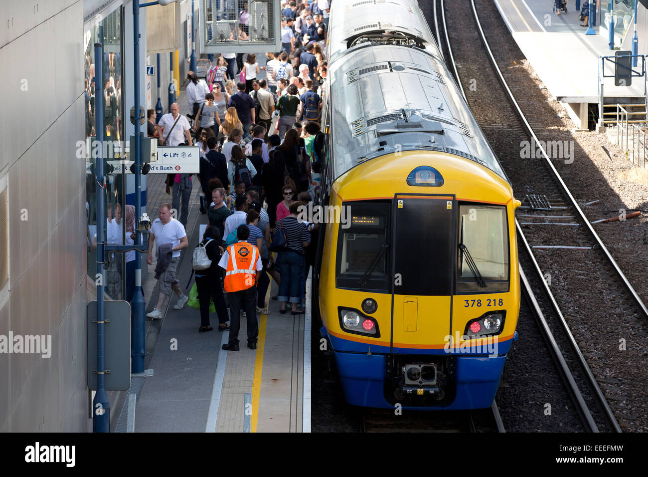 Busy station hi-res stock photography and images - Alamy