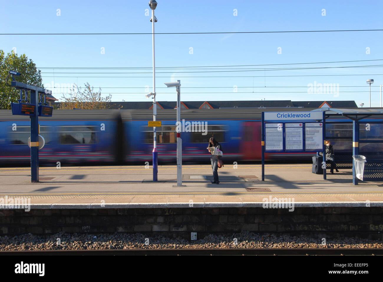 Train station people passing hi-res stock photography and images - Alamy
