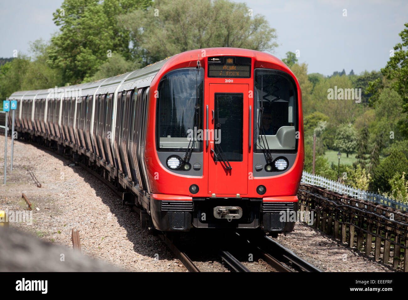 Metropolitan line train hi-res stock photography and images - Alamy