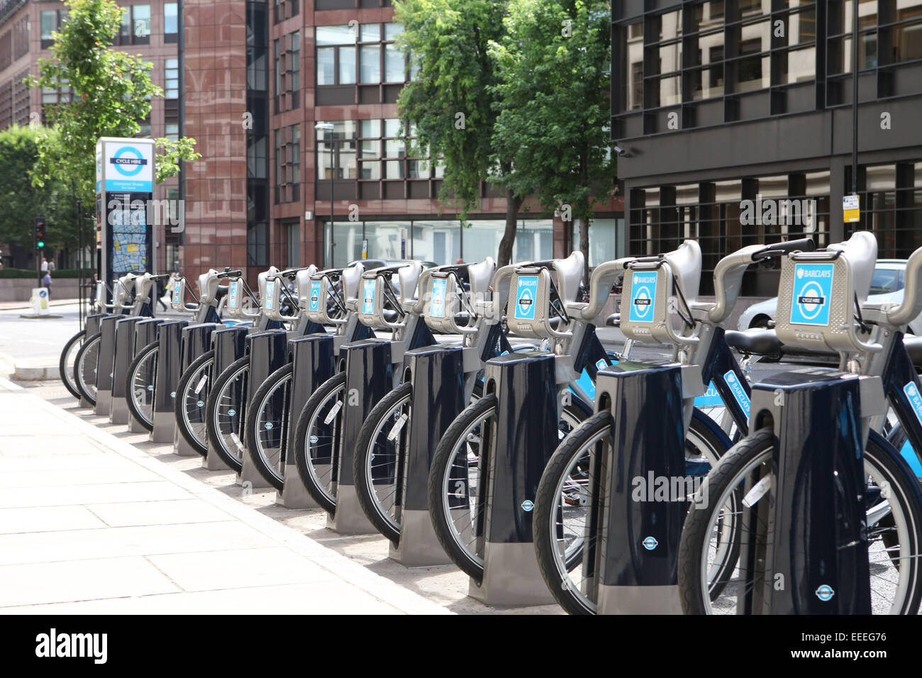 Barclays Cycle Hire point at Liverpool Street Stock Photo - Alamy