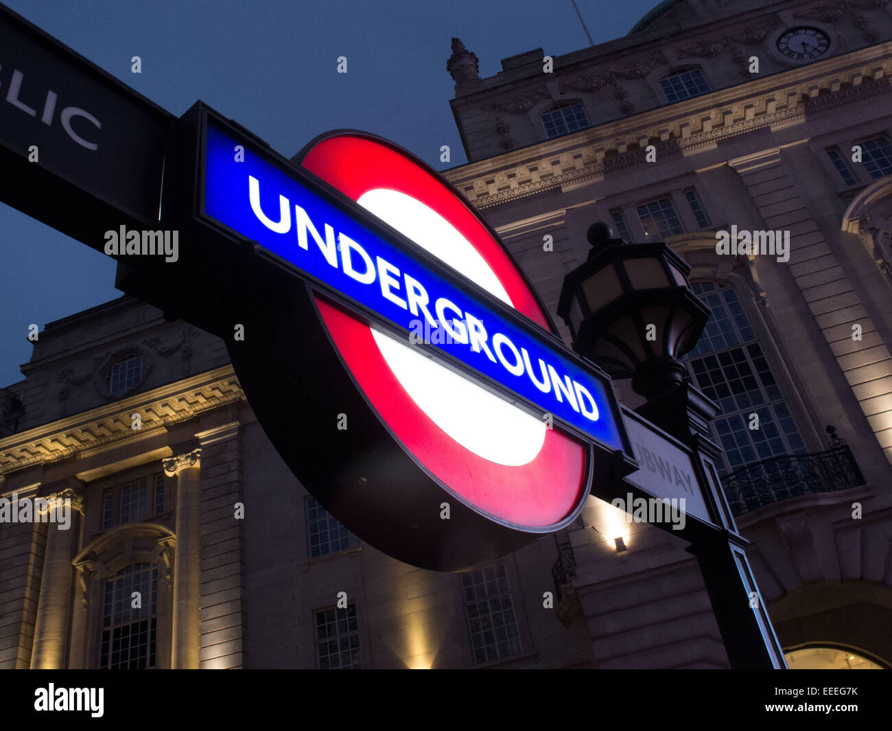 London underground sign hi-res stock photography and images - Alamy
